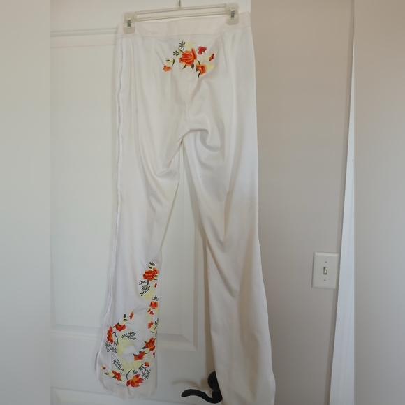 Cache | Pants & Jumpsuits | Cache Cream Colorpants With Floral ...
